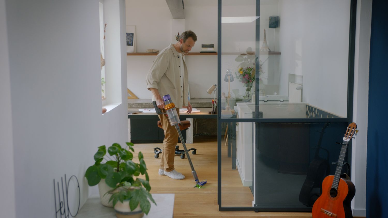 Pet dander allergy: Symptoms, causes and prevention | Dyson UK