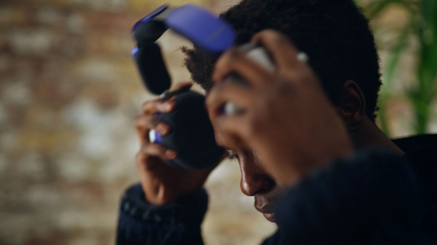 Dyson Zone™ Absolute+ ノイズキャンセリングヘッドホン プルシアンブルー／ブライトコッパー (WP01 BC) | ダイソン