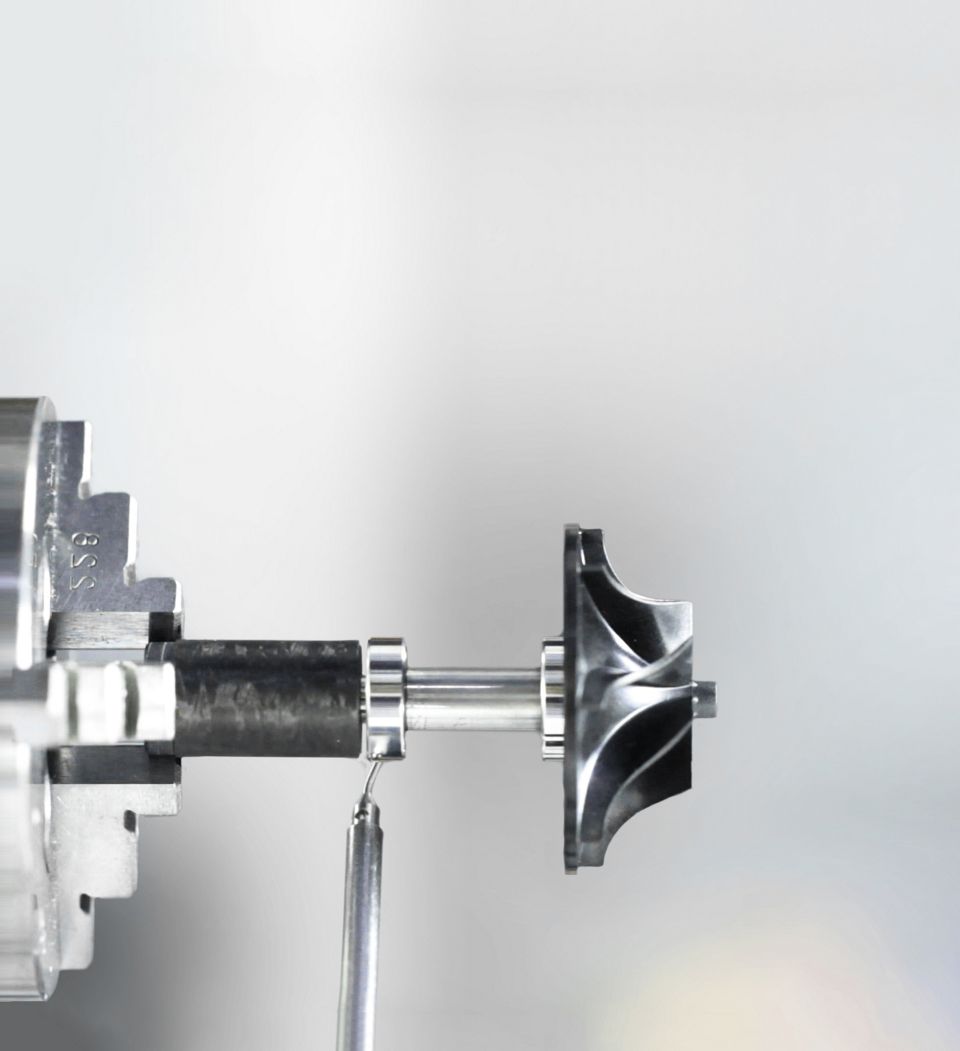 Dyson V8™ vacuum: Engineering | Dyson